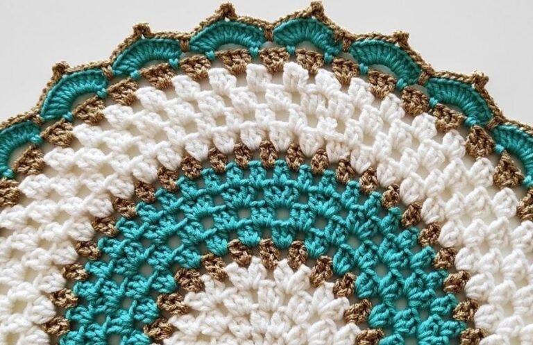 How To Crochet Rugs With Round Yarn - The World Crochet